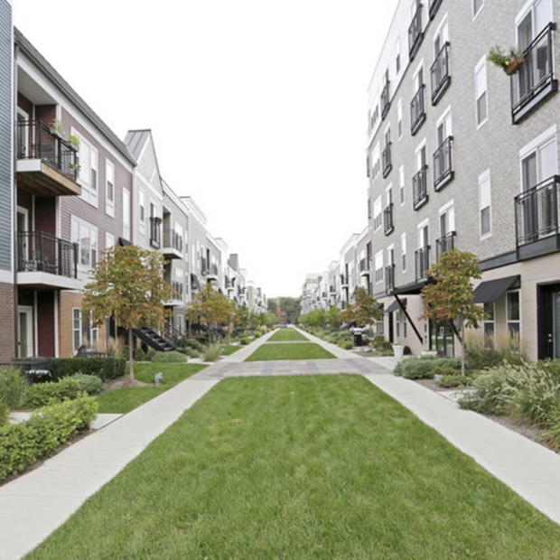 Ravenswood Terrace - Chicago Rentals