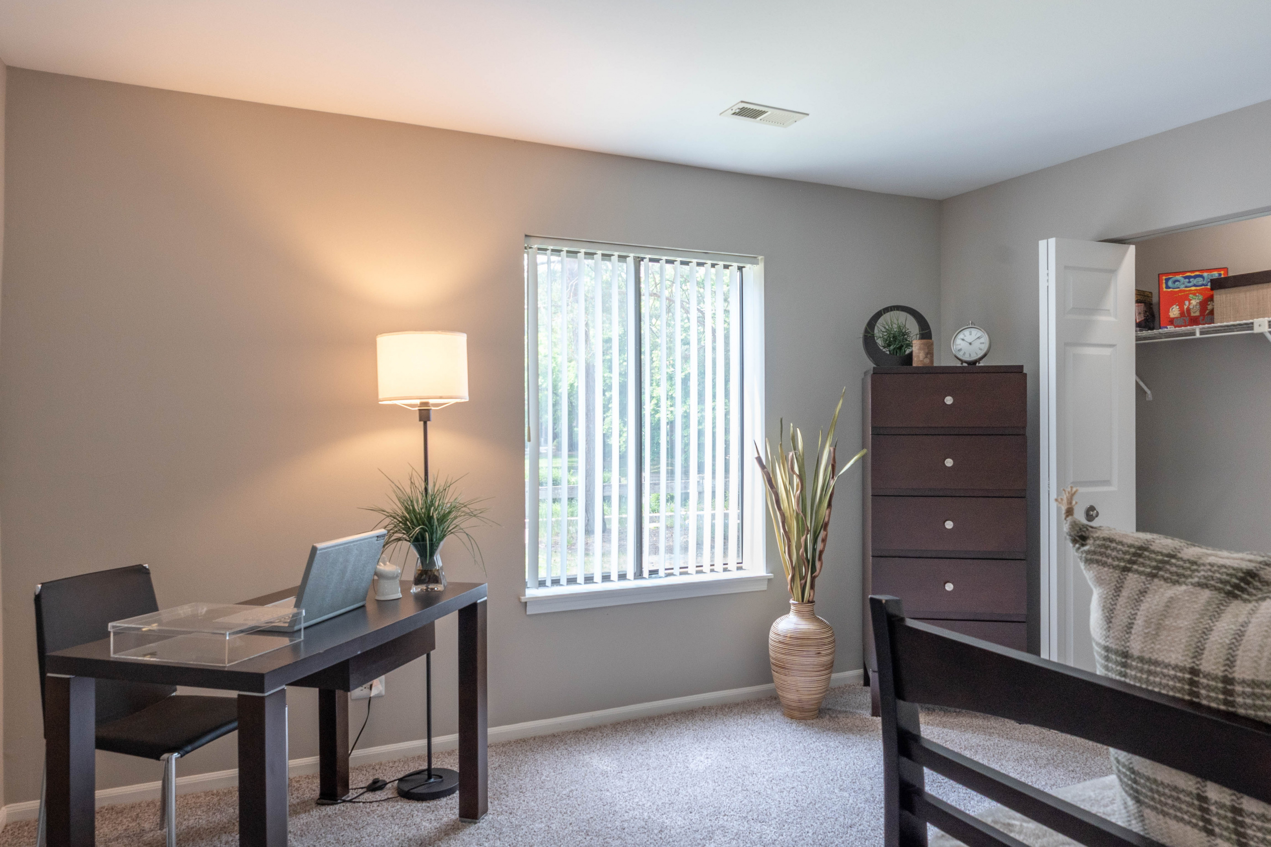 Arbor Lakes Apartment Homes – Apartments for Rent in Arlington Heights ...